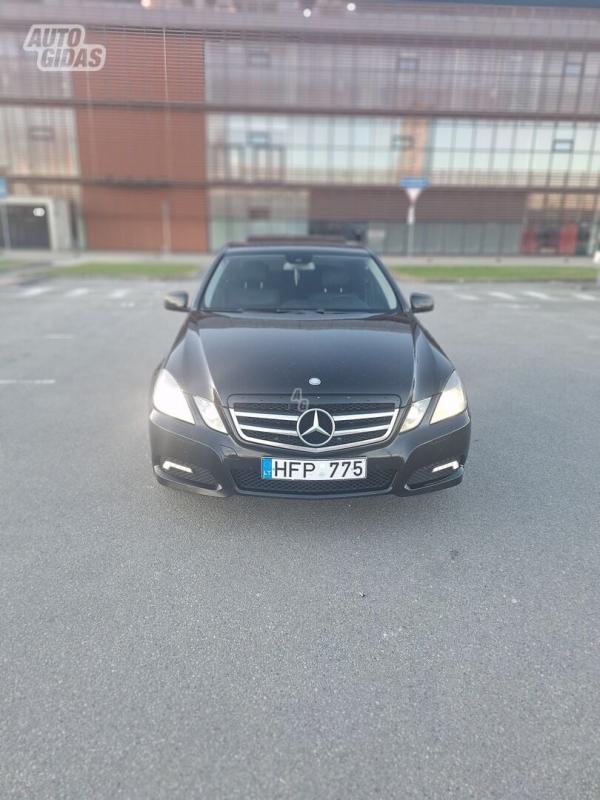 Black Mercedes-Benz E 220 2009 in Klaipeda, with an engine capacity of 2.10 L and mileage of 390 thousand km for 5200 €, photo 3 on AUTOMOTO.COM.LV