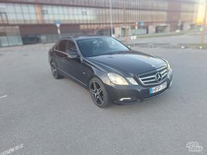 Black Mercedes-Benz E 220 2009 in Klaipeda, with an engine capacity of 2.10 L and mileage of 390 thousand km for 5200 €, photo 5 on AUTOMOTO.COM.LV
