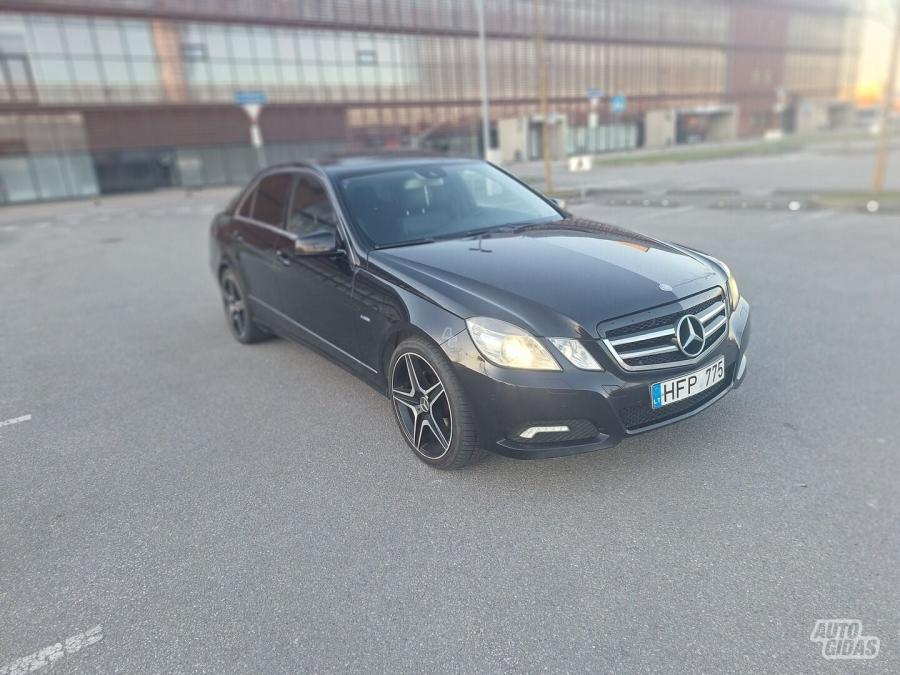 Black Mercedes-Benz E 220 2009 in Klaipeda, with an engine capacity of 2.10 L and mileage of 390 thousand km for 5200 €, photo 5 on AUTOMOTO.COM.LV