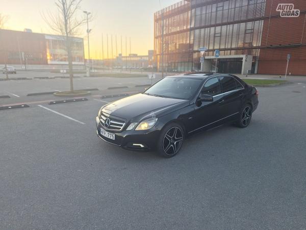 Black Mercedes-Benz E 220 2009 in Klaipeda, with an engine capacity of 2.10 L and mileage of 390 thousand km for 5200 €, photo 5 on AUTOMOTO.COM.LV