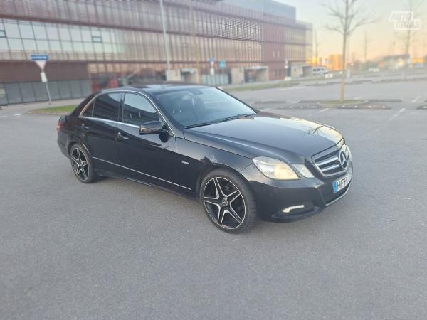 Black Mercedes-Benz E 220 2009 in Klaipeda, with an engine capacity of 2.10 L and mileage of 390 thousand km for 5200 €, photo 6 on AUTOMOTO.COM.LV