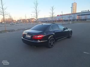 Black Mercedes-Benz E 220 2009 in Klaipeda, with an engine capacity of 2.10 L and mileage of 390 thousand km for 5200 €, photo 8 on AUTOMOTO.COM.LV