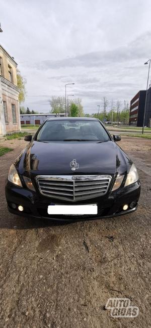 Melns Mercedes-Benz E 220 2009 Kauņa, ar dzinēja tilpumu 2.20 L un nobraukumu 532 tūkst. km par 3900 €, foto 6 vietnē AUTOMOTO.COM.LV