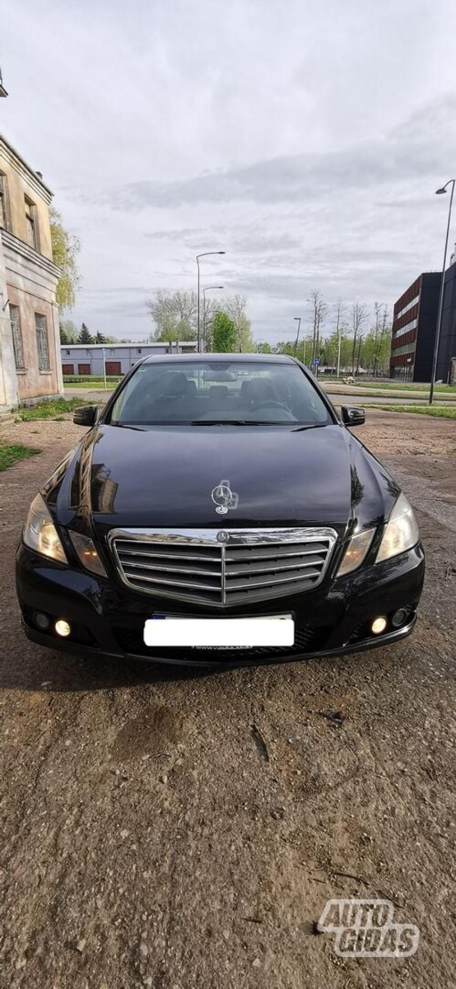 Melns Mercedes-Benz E 220 2009 Kauņa, ar dzinēja tilpumu 2.20 L un nobraukumu 532 tūkst. km par 3900 €, foto 6 vietnē AUTOMOTO.COM.LV