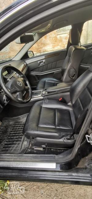 Melns Mercedes-Benz E 220 2009 Kauņa, ar dzinēja tilpumu 2.20 L un nobraukumu 532 tūkst. km par 3900 €, foto 9 vietnē AUTOMOTO.COM.LV