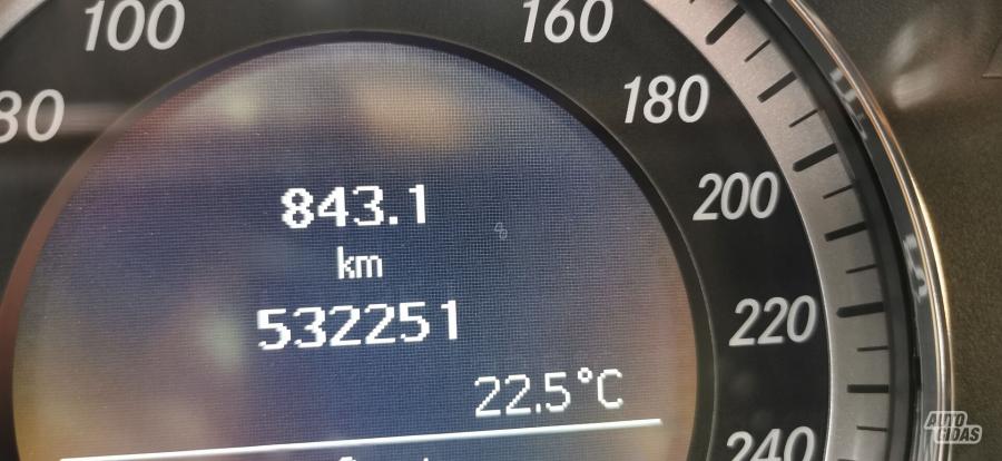 Melns Mercedes-Benz E 220 2009 Kauņa, ar dzinēja tilpumu 2.20 L un nobraukumu 532 tūkst. km par 3900 €, foto 14 vietnē AUTOMOTO.COM.LV