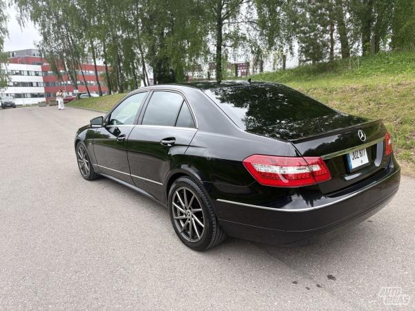 Black Mercedes-Benz E 220 2009 in Vilnius, with an engine capacity of 2.10 L and mileage of 352 thousand km for 7600 €, photo 3 on AUTOMOTO.COM.LV