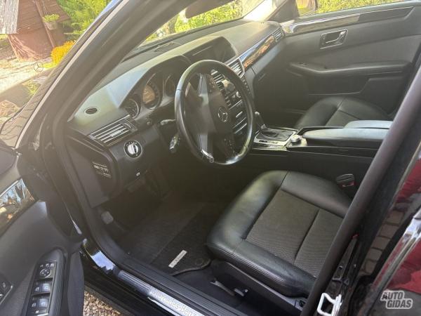 Black Mercedes-Benz E 220 2009 in Vilnius, with an engine capacity of 2.10 L and mileage of 352 thousand km for 7600 €, photo 9 on AUTOMOTO.COM.LV