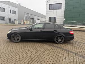Melns Mercedes-Benz E 220 2009 Rīga, ar dzinēja tilpumu 2.10 L un nobraukumu 255 tūkst. km par 5500 €, foto  vietnē AUTOMOTO.COM.LV