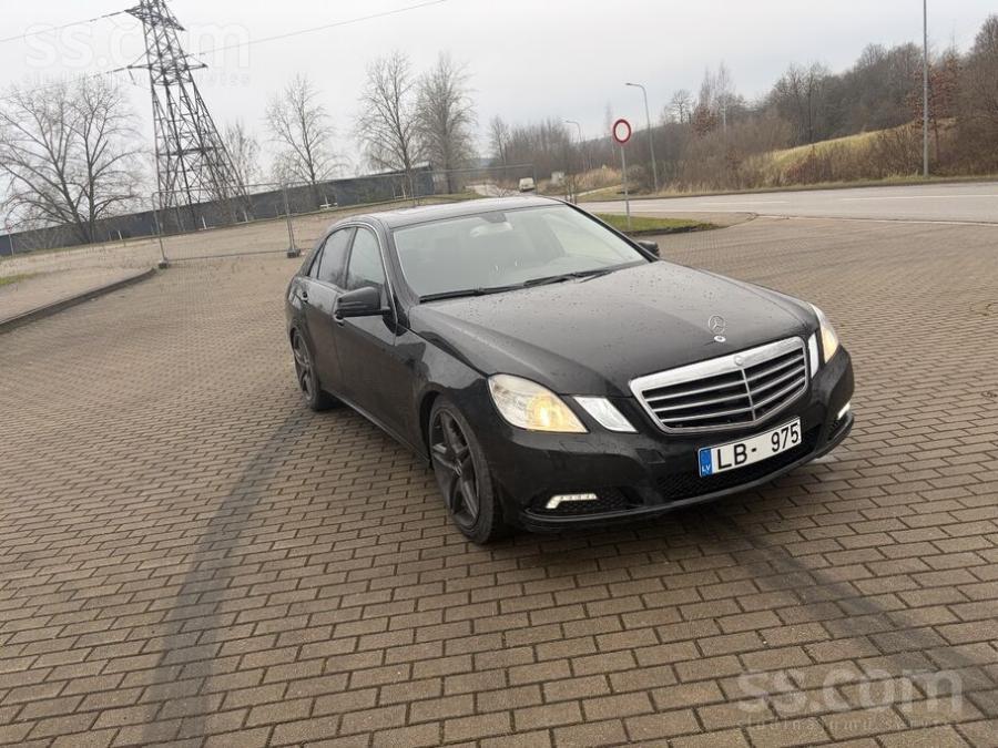 Черный Мерседес E 220 2009 в Рига, объемом двигателя 2.10 л и пробегом 255 тыс. км за 5500 €, фото 6 на AUTOMOTO.COM.LV