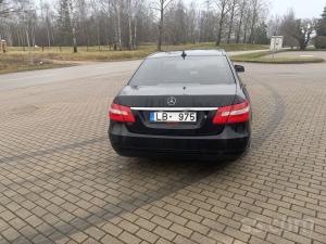 Черный Мерседес E 220 2009 в Рига, объемом двигателя 2.10 л и пробегом 255 тыс. км за 5500 €, фото 7 на AUTOMOTO.COM.LV