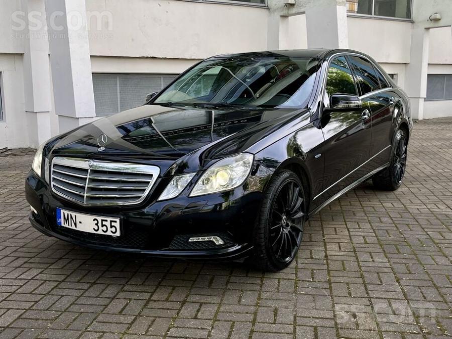 Черный Мерседес E 220 2009 в Даугавпилс, объемом двигателя 2.20 л и пробегом 0 тыс. км за 5990 €, фото 1 на AUTOMOTO.COM.LV