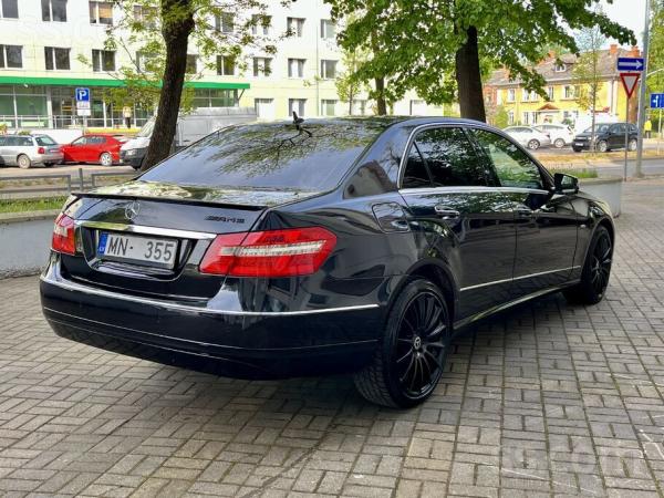 Черный Мерседес E 220 2009 в Даугавпилс, объемом двигателя 2.20 л и пробегом 0 тыс. км за 5990 €, фото 3 на AUTOMOTO.COM.LV