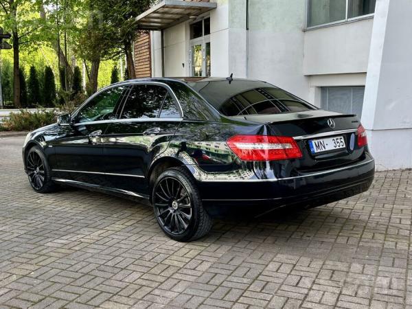 Черный Мерседес E 220 2009 в Даугавпилс, объемом двигателя 2.20 л и пробегом 0 тыс. км за 5990 €, фото 4 на AUTOMOTO.COM.LV