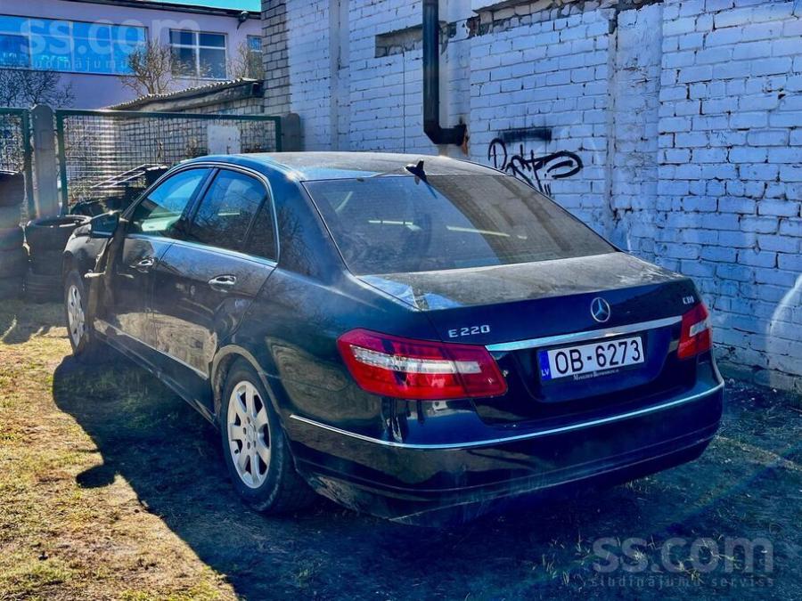 Black Mercedes-Benz E 220 2009 in Riga, with an engine capacity of 2.20 L and mileage of 280 thousand km for 2299 €, photo 3 on AUTOMOTO.COM.LV
