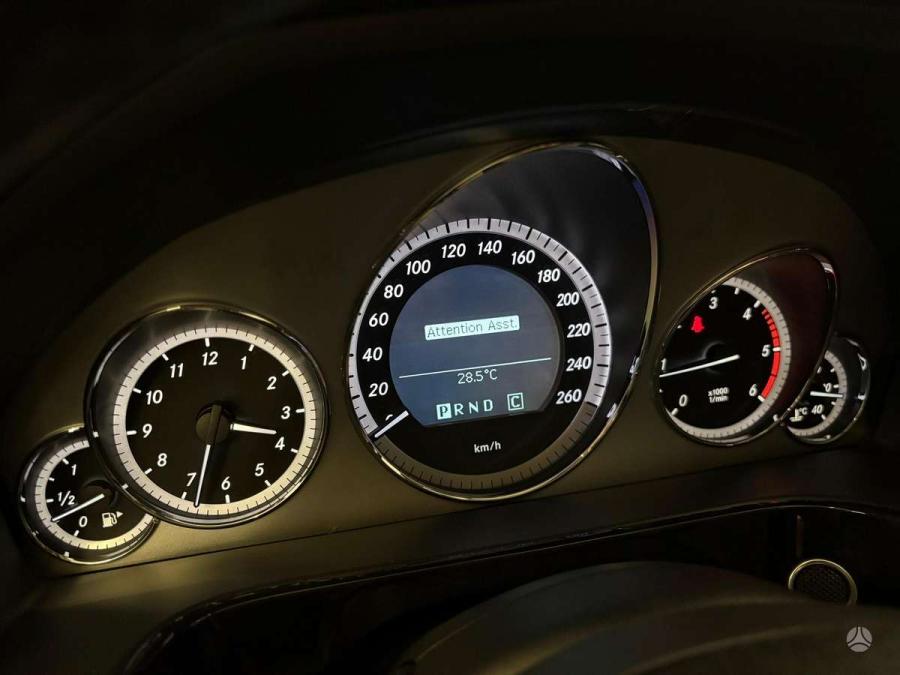 Черный Мерседес E 220 2009 в Мариямполе, объемом двигателя 2.20 л и пробегом 273 тыс. км за 6999 €, фото 9 на AUTOMOTO.COM.LV