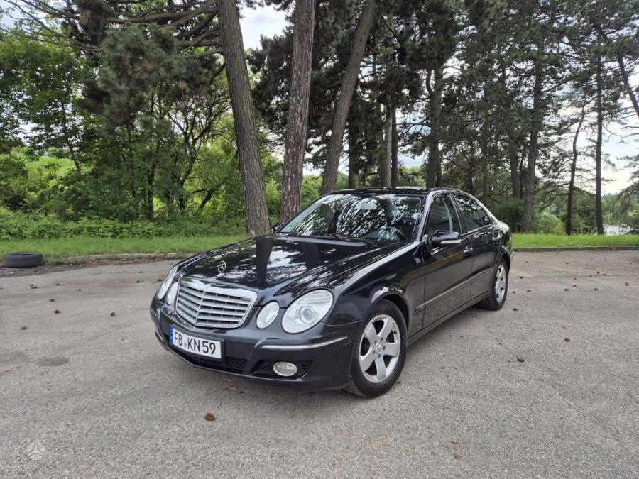 Черный Мерседес E 220 2009 в Вильнюс, объемом двигателя 2.20 л и пробегом 274 тыс. км за 6800 €, фото 1 на AUTOMOTO.COM.LV