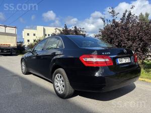 Черный Мерседес E 220 2009 в Рига, объемом двигателя 2.10 л и пробегом 322 тыс. км за 5990 €, фото 15 на AUTOMOTO.COM.LV