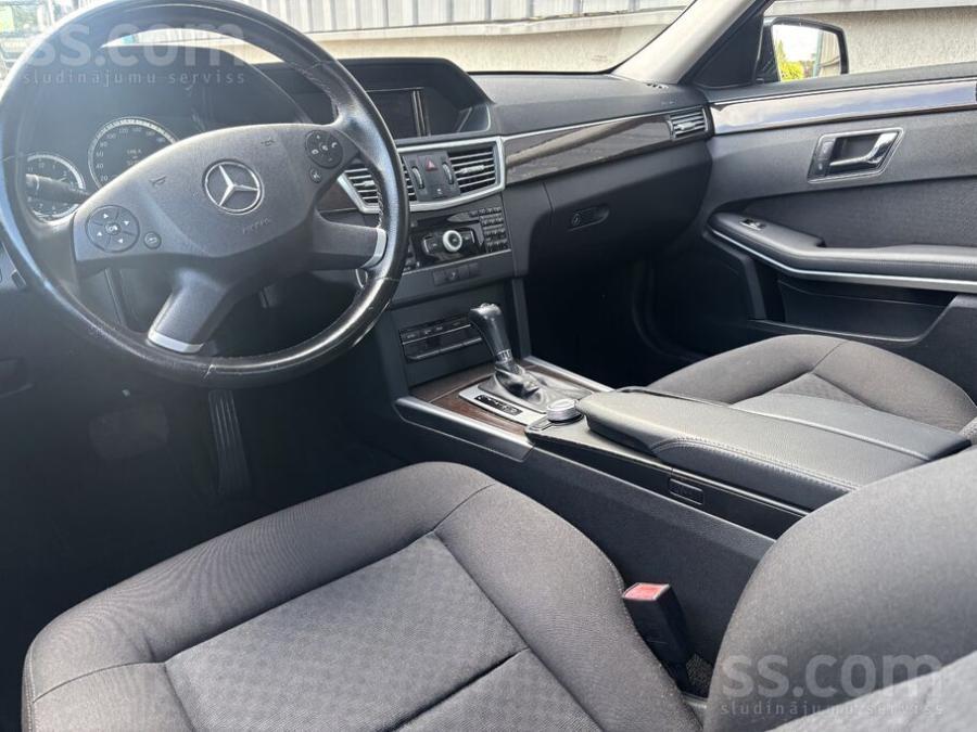 Черный Мерседес E 220 2009 в Рига, объемом двигателя 2.10 л и пробегом 322 тыс. км за 5990 €, фото 18 на AUTOMOTO.COM.LV