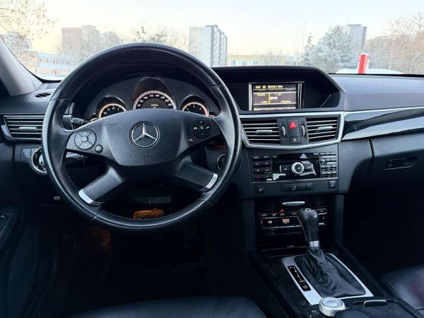 Melns Mercedes-Benz E 220 2010 Kauņa, ar dzinēja tilpumu 2.14 L un nobraukumu 347 tūkst. km par 5650 €, foto 8 vietnē AUTOMOTO.COM.LV