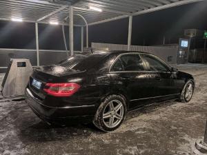 Black Mercedes-Benz E 220 2010 in Joniskis, with an engine capacity of 2.14 L and mileage of 356 thousand km for 5950 €, photo 8 on AUTOMOTO.COM.LV