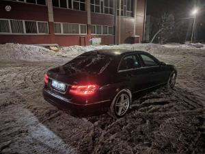 Black Mercedes-Benz E 220 2010 in Joniskis, with an engine capacity of 2.14 L and mileage of 356 thousand km for 5950 €, photo 10 on AUTOMOTO.COM.LV