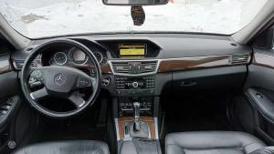 Black Mercedes-Benz E 220 2010 in Joniskis, with an engine capacity of 2.14 L and mileage of 356 thousand km for 5950 €, photo 18 on AUTOMOTO.COM.LV