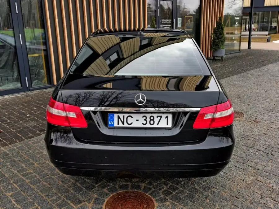 Черный Мерседес E 220 2010 в Рига, объемом двигателя 2.20 л и пробегом 248 тыс. км за 8490 €, фото 8 на AUTOMOTO.COM.LV