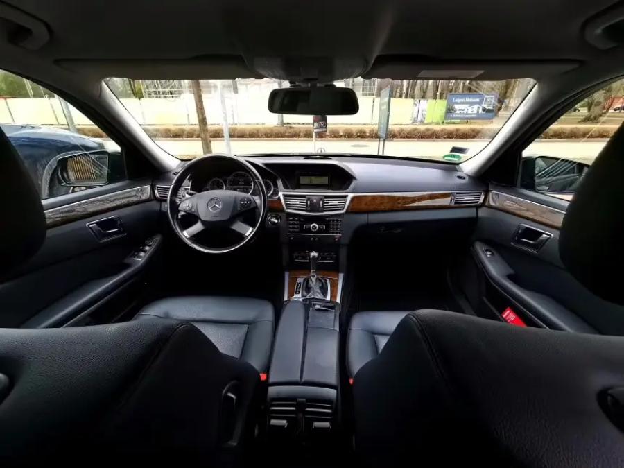 Черный Мерседес E 220 2010 в Рига, объемом двигателя 2.20 л и пробегом 248 тыс. км за 8490 €, фото 12 на AUTOMOTO.COM.LV