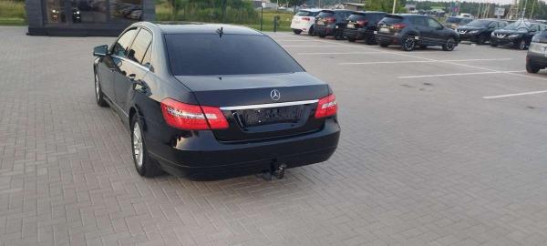 Melns Mercedes-Benz E 220 2010 Tauragė, ar dzinēja tilpumu 2.10 L un nobraukumu 320 tūkst. km par 6099 €, foto 4 vietnē AUTOMOTO.COM.LV