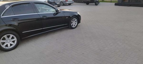 Melns Mercedes-Benz E 220 2010 Tauragė, ar dzinēja tilpumu 2.10 L un nobraukumu 320 tūkst. km par 6099 €, foto 7 vietnē AUTOMOTO.COM.LV