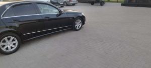 Black Mercedes-Benz E 220 2010 in Taurage, with an engine capacity of 2.10 L and mileage of 320 thousand km for 6099 €, photo 8 on AUTOMOTO.COM.LV