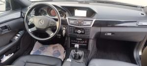 Black Mercedes-Benz E 220 2010 in Taurage, with an engine capacity of 2.10 L and mileage of 320 thousand km for 6099 €, photo 9 on AUTOMOTO.COM.LV