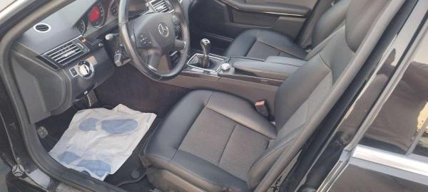 Melns Mercedes-Benz E 220 2010 Tauragė, ar dzinēja tilpumu 2.10 L un nobraukumu 320 tūkst. km par 6099 €, foto 9 vietnē AUTOMOTO.COM.LV