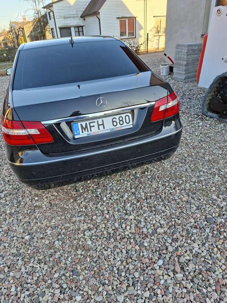 Melns Mercedes-Benz E 220 2010 Vilkaviškis, ar dzinēja tilpumu 2.14 L un nobraukumu 224 tūkst. km par 4999 €, foto 3 vietnē AUTOMOTO.COM.LV