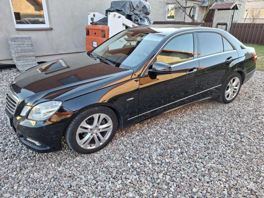 Melns Mercedes-Benz E 220 2010 Vilkaviškis, ar dzinēja tilpumu 2.14 L un nobraukumu 224 tūkst. km par 4999 €, foto 7 vietnē AUTOMOTO.COM.LV
