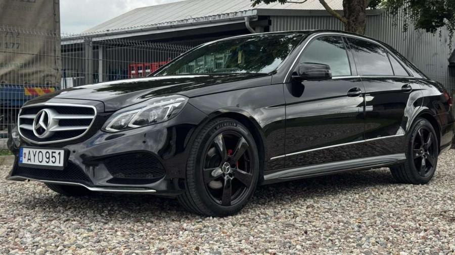 Melns Mercedes-Benz E 220 2010 Kauņa, ar dzinēja tilpumu 2.14 L un nobraukumu 388 tūkst. km par 8550 €, foto 4 vietnē AUTOMOTO.COM.LV
