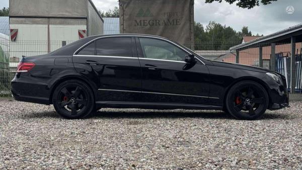 Melns Mercedes-Benz E 220 2010 Kauņa, ar dzinēja tilpumu 2.14 L un nobraukumu 388 tūkst. km par 8550 €, foto 4 vietnē AUTOMOTO.COM.LV
