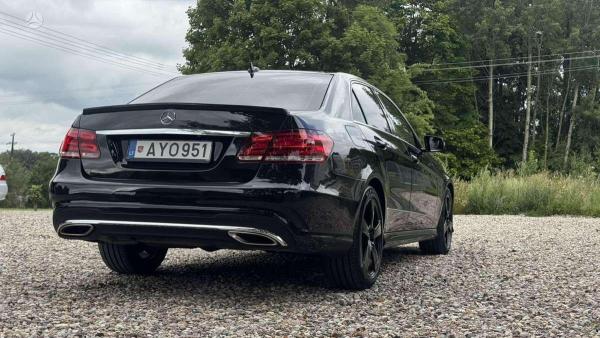 Melns Mercedes-Benz E 220 2010 Kauņa, ar dzinēja tilpumu 2.14 L un nobraukumu 388 tūkst. km par 8550 €, foto 5 vietnē AUTOMOTO.COM.LV