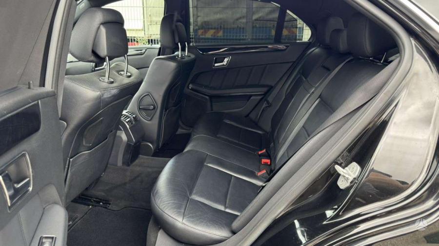 Melns Mercedes-Benz E 220 2010 Kauņa, ar dzinēja tilpumu 2.14 L un nobraukumu 388 tūkst. km par 8550 €, foto 14 vietnē AUTOMOTO.COM.LV
