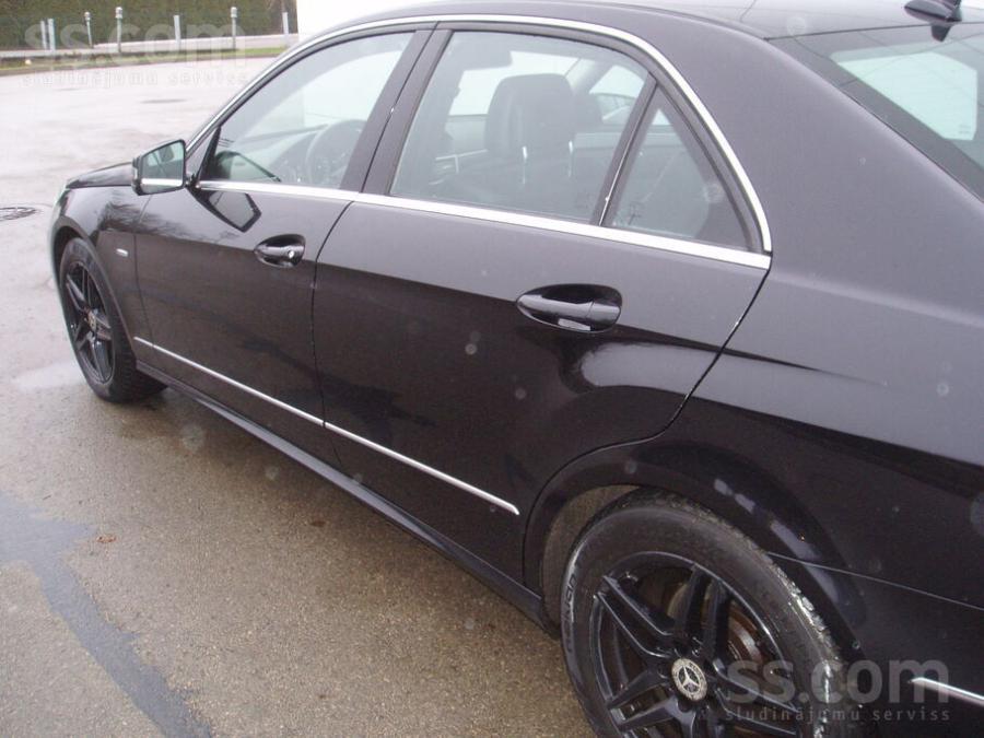 Black Mercedes-Benz E 220 2011 in Riga, with an engine capacity of 2.20 L and mileage of 264 thousand km for 7900 €, photo 7 on AUTOMOTO.COM.LV