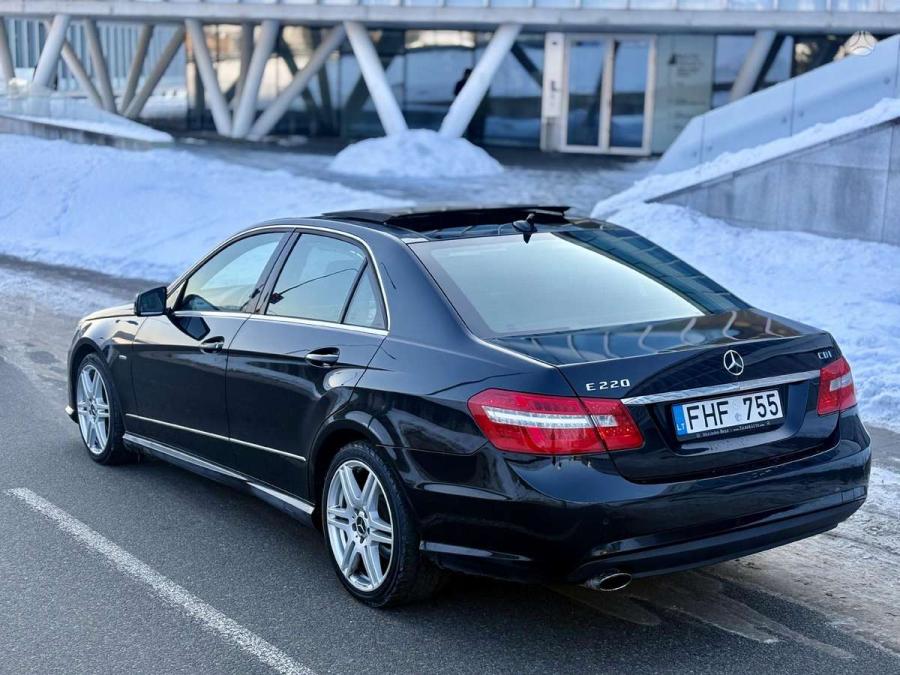Melns Mercedes-Benz E 220 2011 Viļņa, ar dzinēja tilpumu 2.14 L un nobraukumu 330 tūkst. km par 7200 €, foto 6 vietnē AUTOMOTO.COM.LV