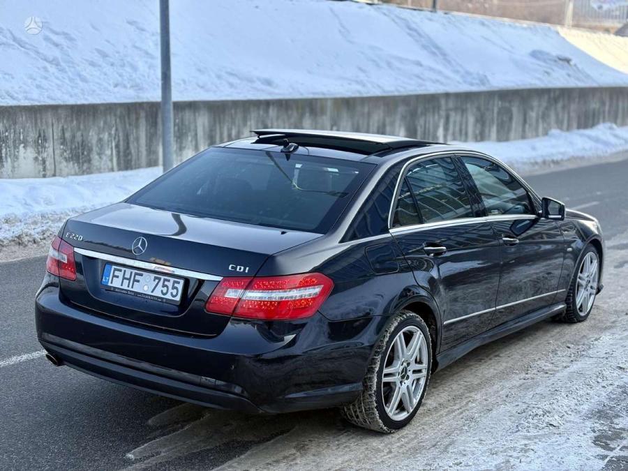 Melns Mercedes-Benz E 220 2011 Viļņa, ar dzinēja tilpumu 2.14 L un nobraukumu 330 tūkst. km par 7200 €, foto 7 vietnē AUTOMOTO.COM.LV