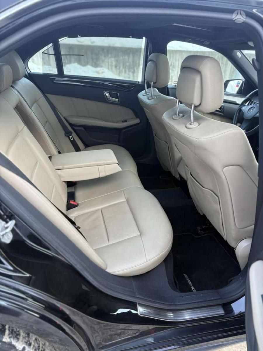 Melns Mercedes-Benz E 220 2011 Viļņa, ar dzinēja tilpumu 2.14 L un nobraukumu 330 tūkst. km par 7200 €, foto 14 vietnē AUTOMOTO.COM.LV