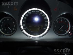 Melns Mercedes-Benz E 220 2011 Rīga, ar dzinēja tilpumu 2.20 L un nobraukumu 265 tūkst. km par 6900 €, foto 10 vietnē AUTOMOTO.COM.LV