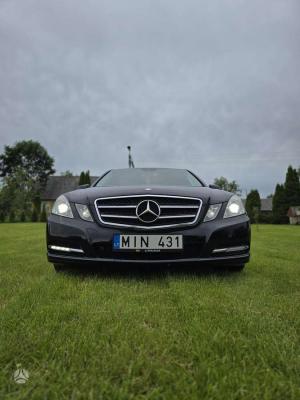 Черный Мерседес E 220 2011 в Швенчёнис, объемом двигателя 2.14 л и пробегом 356 тыс. км за 6000 €, фото  на AUTOMOTO.COM.LV
