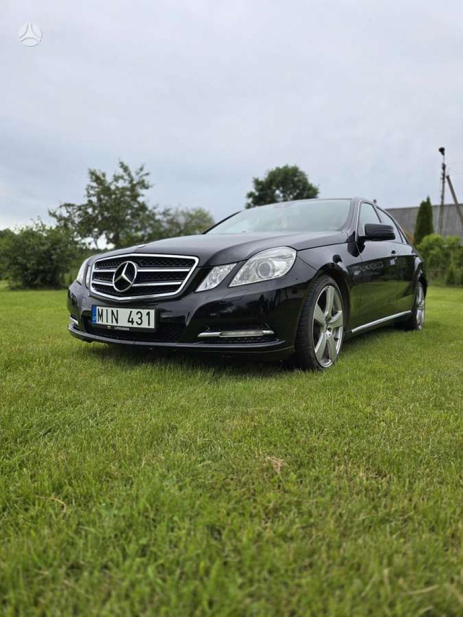 Черный Мерседес E 220 2011 в Швенчёнис, объемом двигателя 2.14 л и пробегом 356 тыс. км за 6000 €, фото 3 на AUTOMOTO.COM.LV