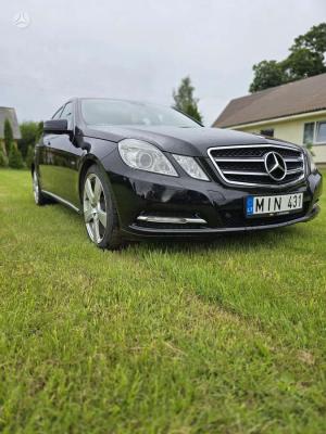 Черный Мерседес E 220 2011 в Швенчёнис, объемом двигателя 2.14 л и пробегом 356 тыс. км за 6000 €, фото 4 на AUTOMOTO.COM.LV