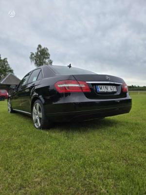 Черный Мерседес E 220 2011 в Швенчёнис, объемом двигателя 2.14 л и пробегом 356 тыс. км за 6000 €, фото 6 на AUTOMOTO.COM.LV