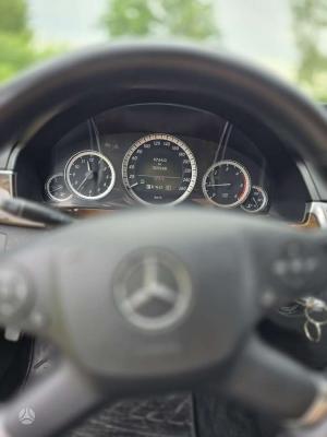 Черный Мерседес E 220 2011 в Швенчёнис, объемом двигателя 2.14 л и пробегом 356 тыс. км за 6000 €, фото 10 на AUTOMOTO.COM.LV